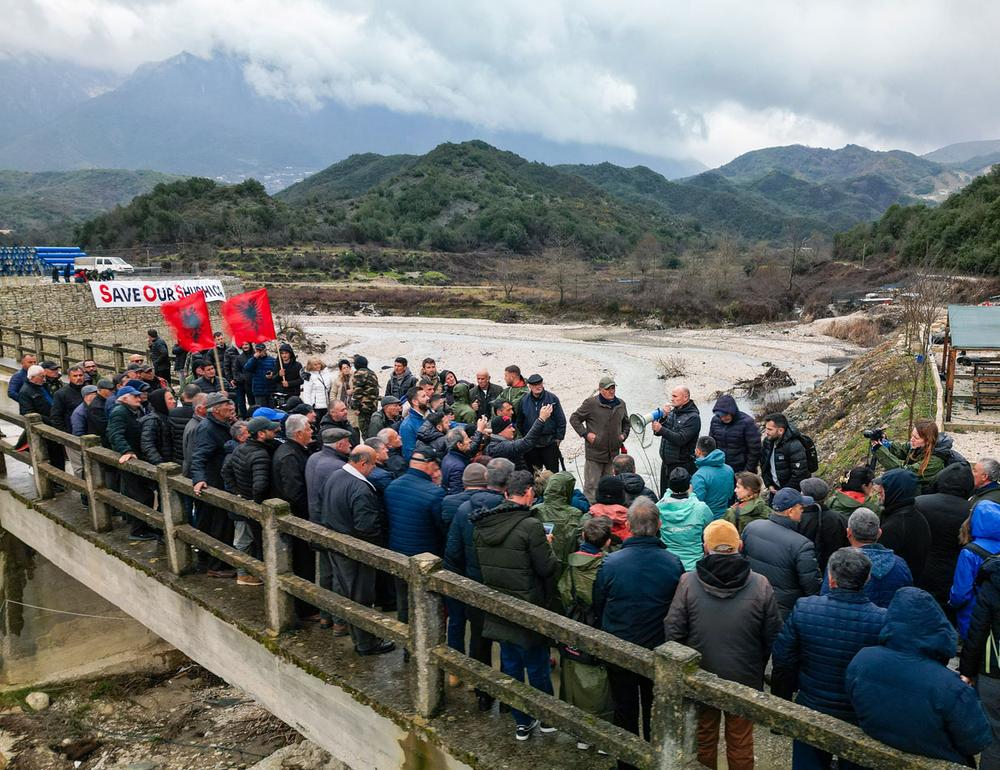 Protest action on the Albanian Shushica River - EuroNatur